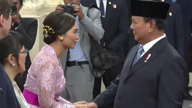 Gaya Berkebaya Para Perempuan Wakil Menteri Prabowo Subianto Saat ...