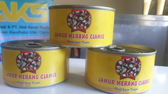 Kreatif, Pesantren Ciamis Produksi Jamur Merang Kemasan Kaleng ...