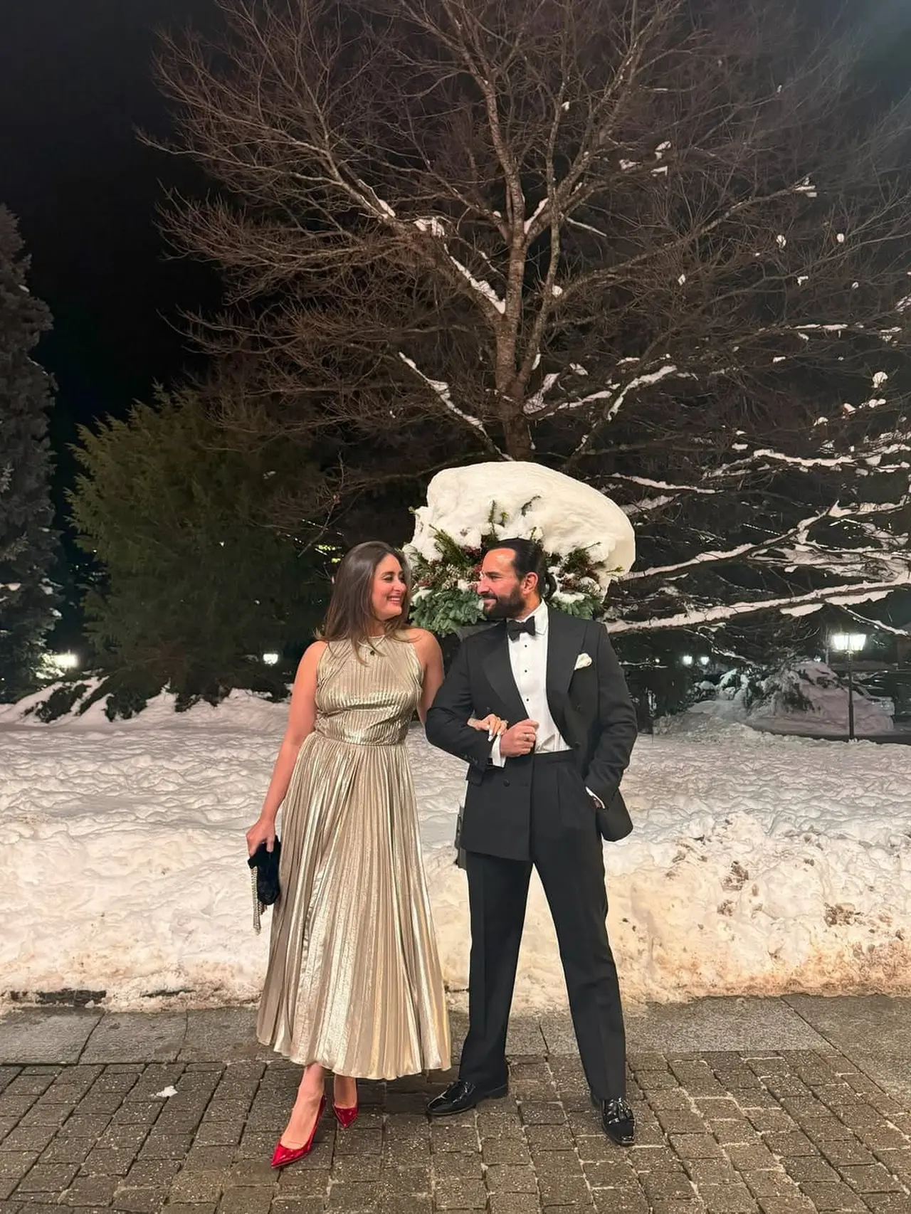 6 Potret Harmonis Kareena Kapoor dengan Saif Ali Khan, Sang Suami Baru ...