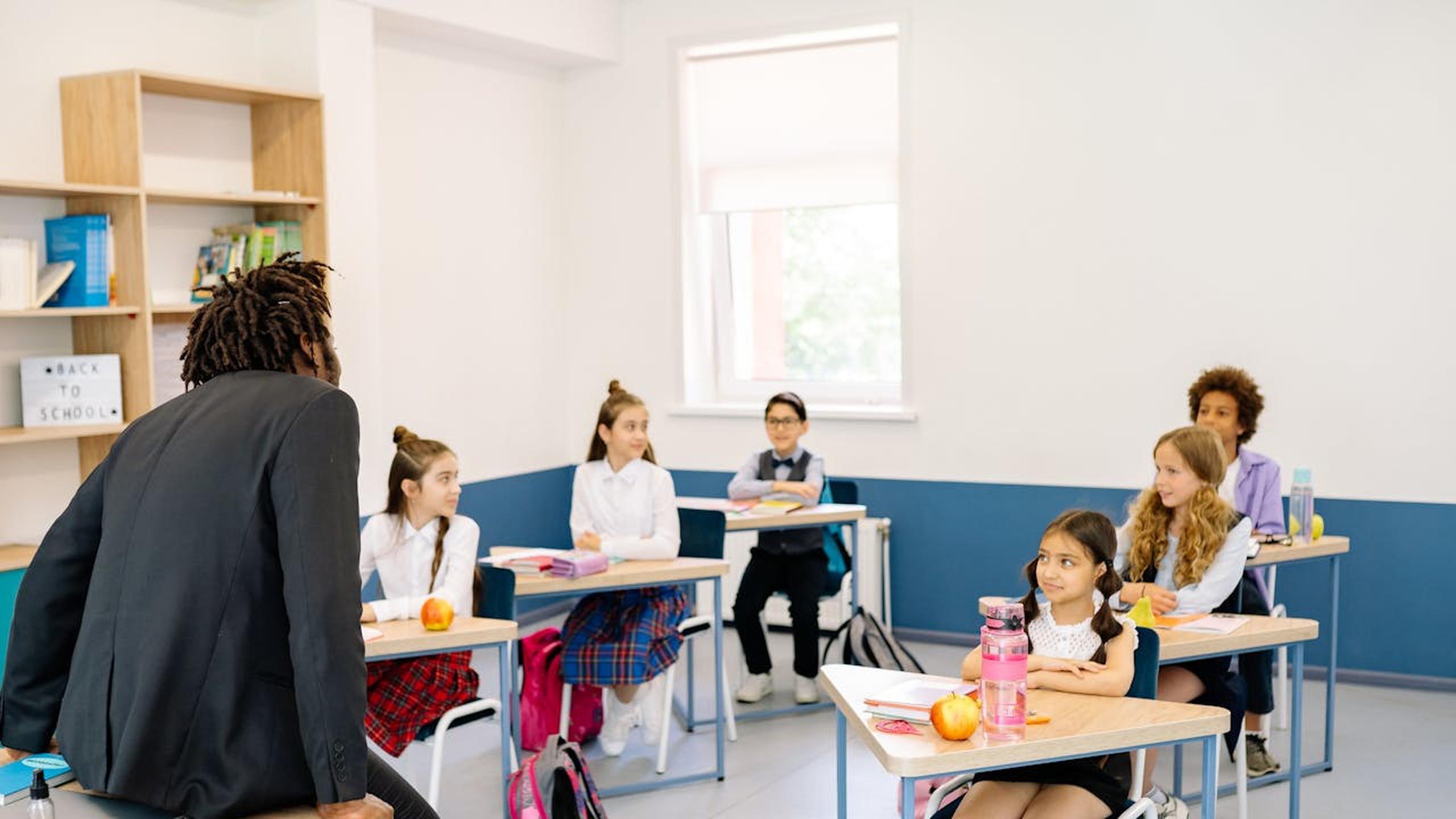 106 Pantun Nasehat Belajar Paling Menginspirasi