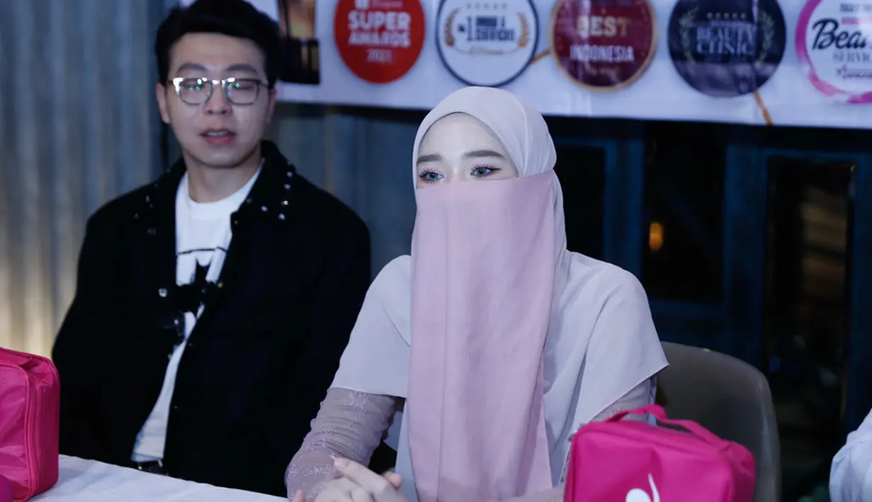 Potret Inara Rusli Lepas Cadar, Putuskan Kembali Bekerja Demi Anak ...