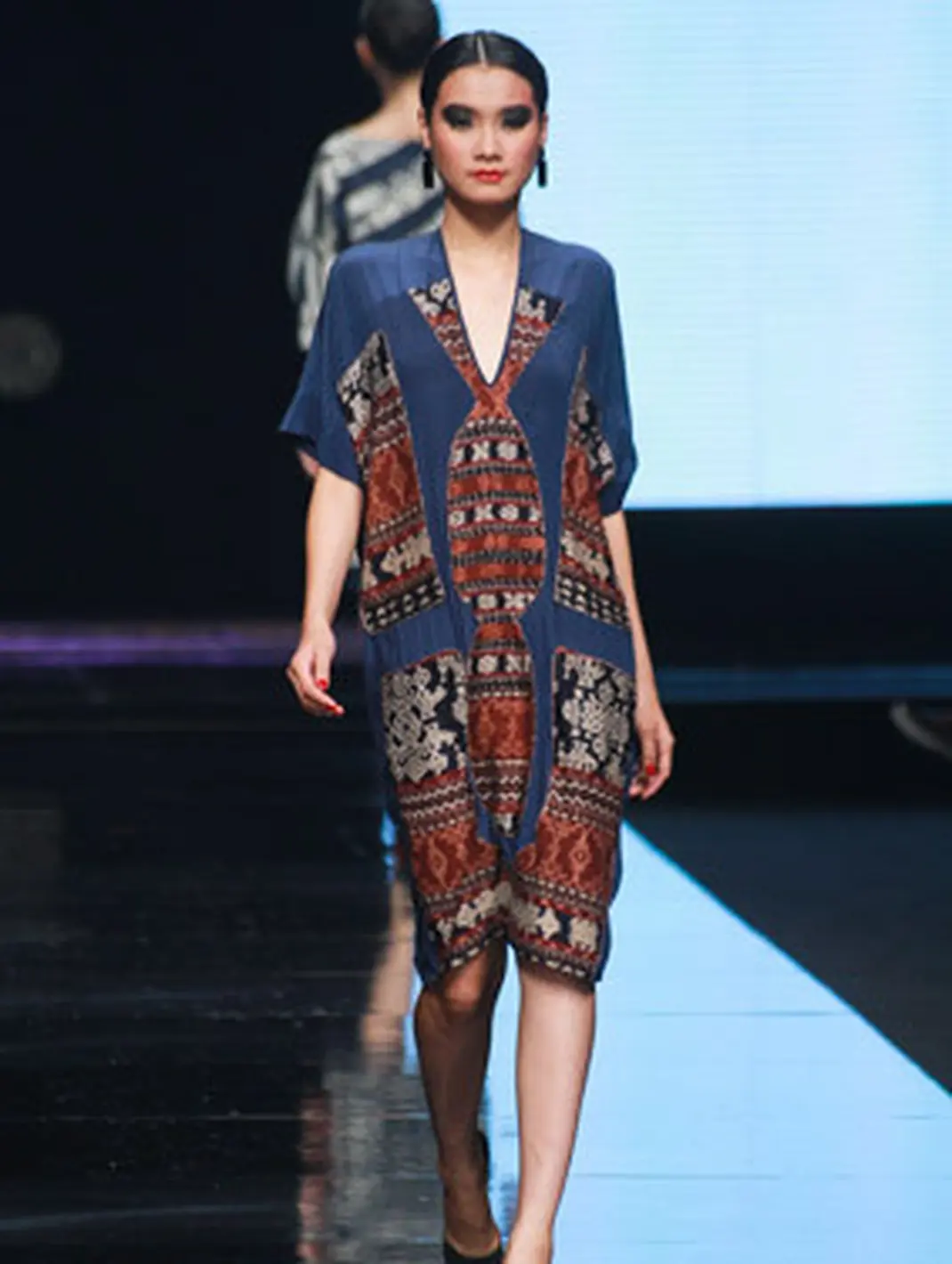 Kain Tenun Olahan Obin, Oscar & Sofie - Photo Fimela.com