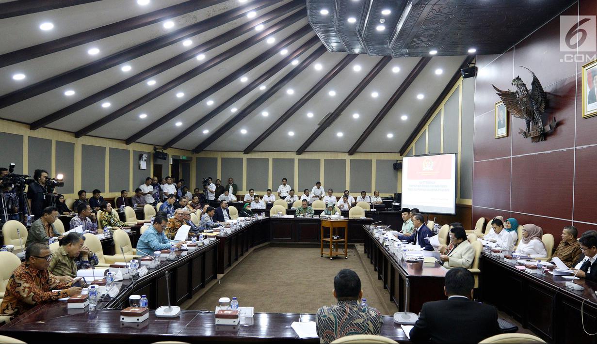 FOTO: MPR Gelar Rapat Gabungan Bahas Penambahan Tiga Wakil Ketua - Foto ...