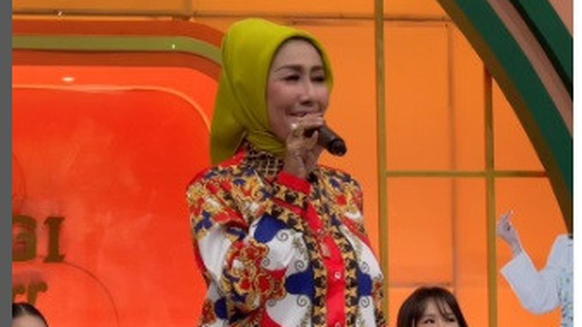 Viral Aksi Tessa Mariska Bawakan Lagu Loneliness, Menghibur Meski Tak ...