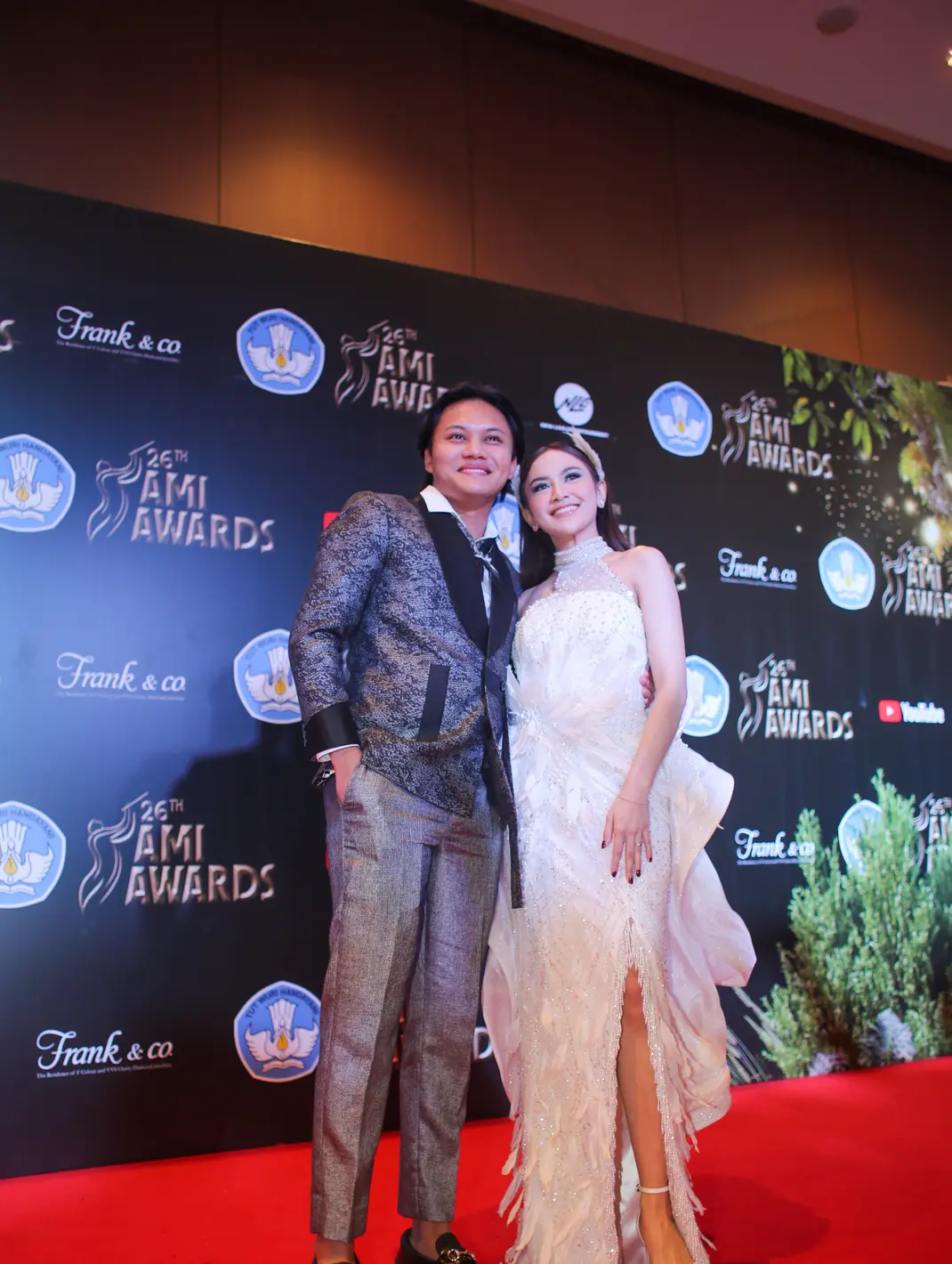 6 Potret Manis Kemenangan Mahalini di AMI Awards 2023, Sempat Salah ...