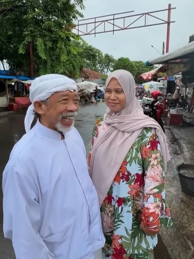 6 Potret Kenangan Pelawak Qomar 4 Sekawan dan Istri, Kerap Bikin Konten Bareng - Hot Liputan6.com