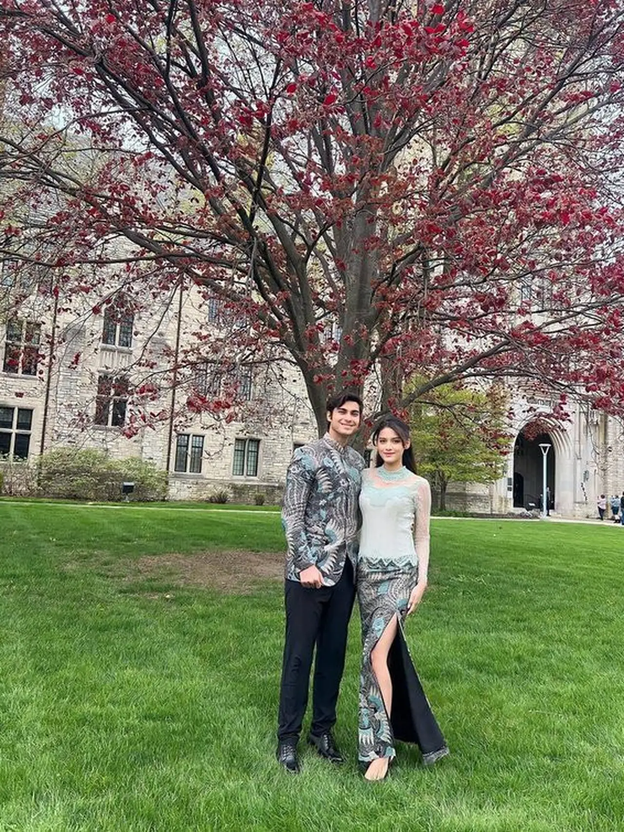 Makin Mesra, Ini 6 Potret Romantis Cinta Brian dan Callista Arum