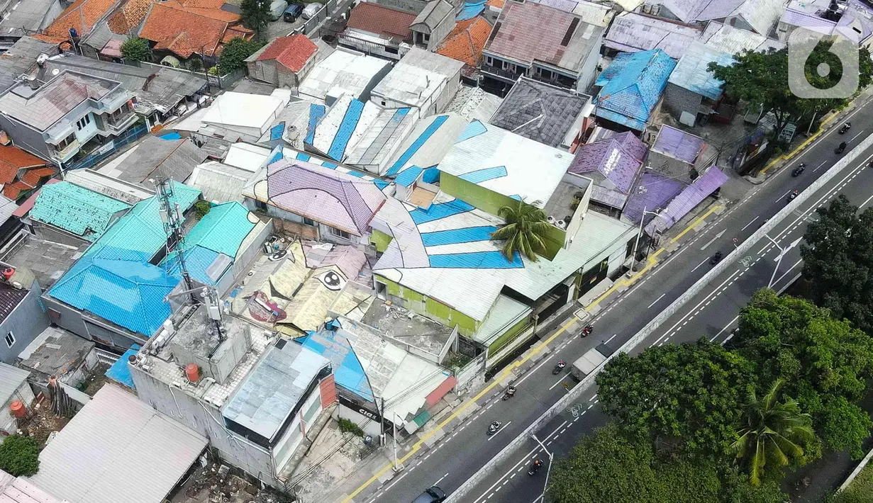 Penampakan Mural di Atap Rumah Sekitar Flyover Lenteng Agung yang ...