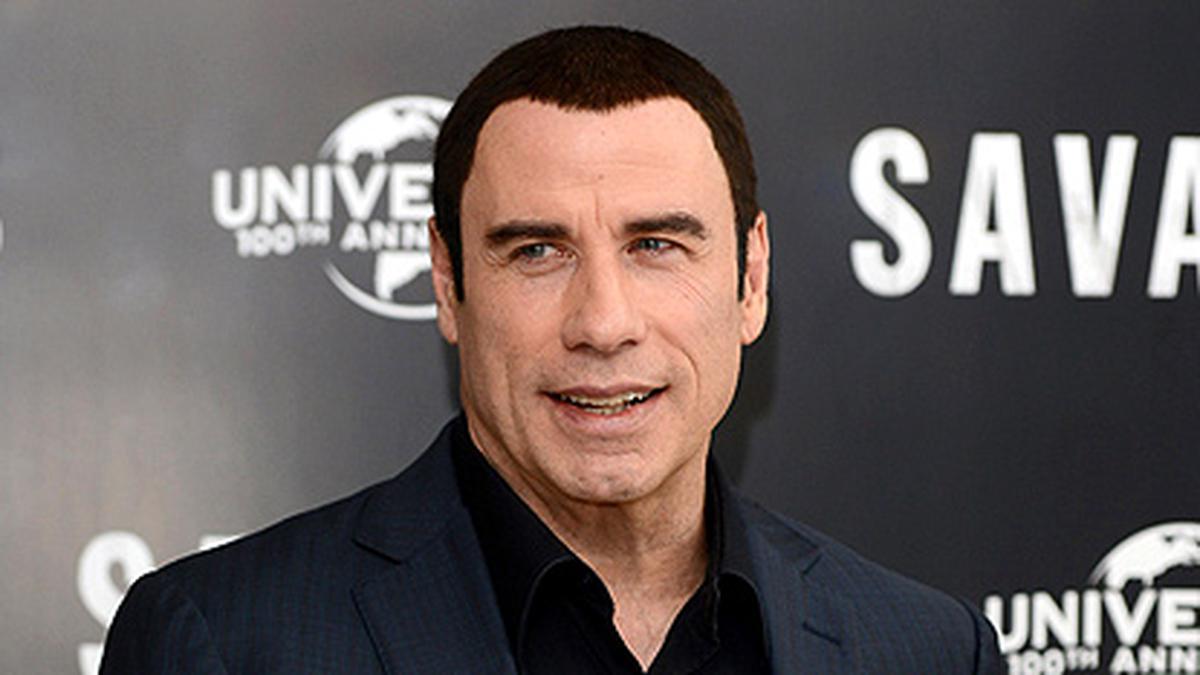 John Travolta Penyuka Sesama Jenis?