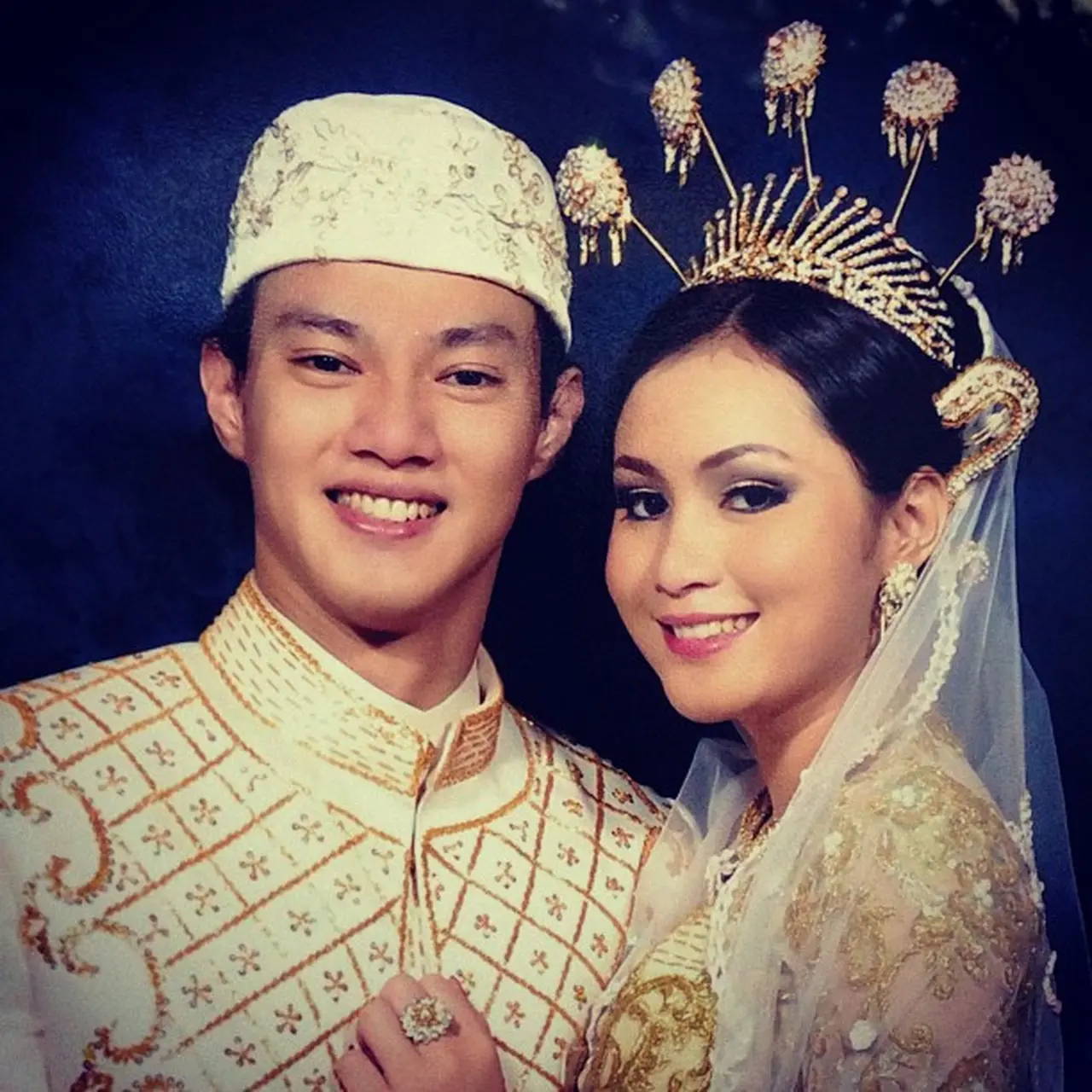 Cinlok di Putih Abu-Abu Hingga Menikah, Ini 6 Potret Kiki Azhari dan Hardi Fadhillah - Hot ...