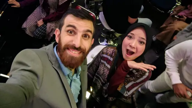 6 Potret Nissa Sabyan dan Musisi Lebanon Adam Ali, Garap Lagu Bareng - Hot Liputan6.com