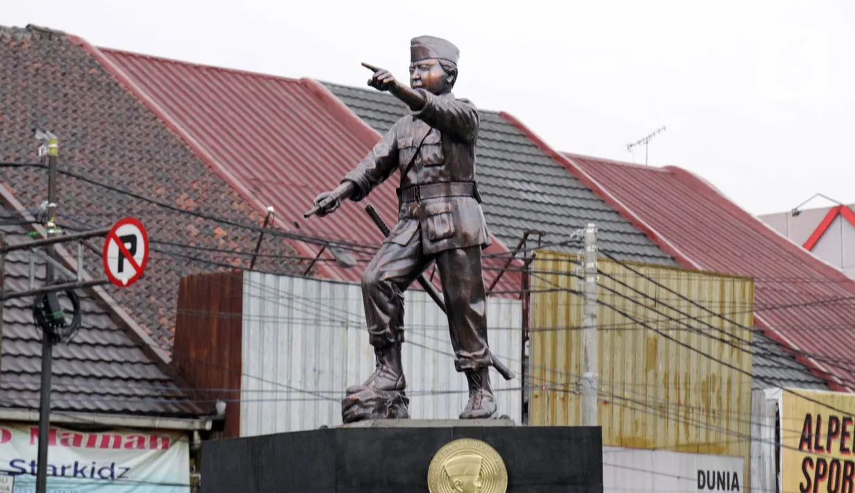 Melihat Patung Pahlawan Kapten Muslihat yang Baru di Kota Bogor - Foto ...