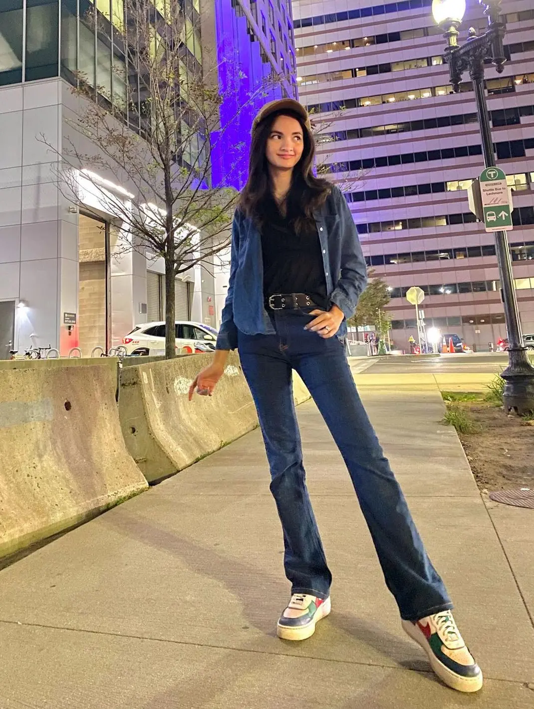 Outfit Sabrina Anggraini Kuliah di MIT, Tampil Kece Bak ABG - Foto ...