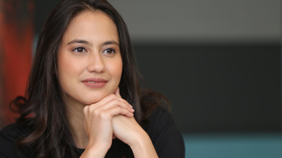 Reaksi Pevita Pearce saat Diisukan Pacaran dengan Ariel Noah - Photo ...