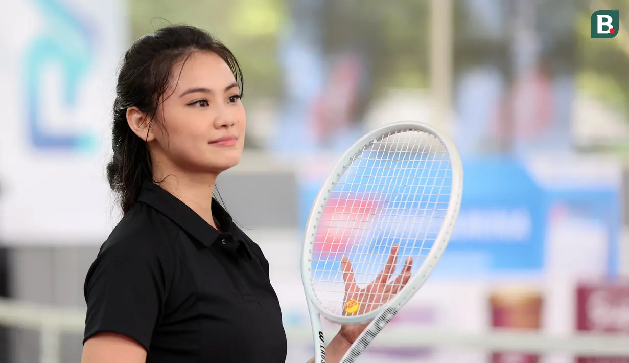Foto: Gaya Imut Gege Elisa saat Main Tenis di Turnamen Olahraga ...