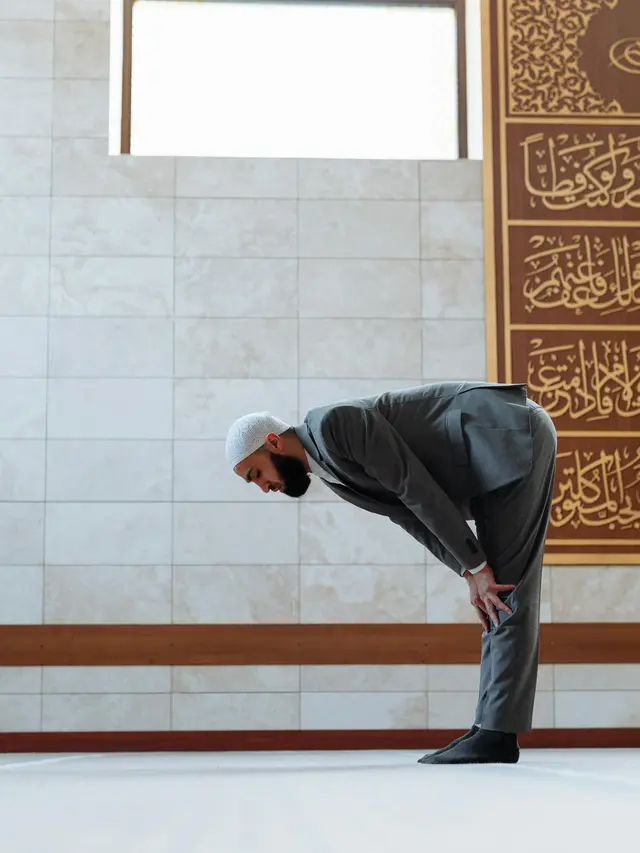 Panduan Lengkap Doa Rukuk Sholat dan I'tidal: Arab, Latin, dan Terjemah ...