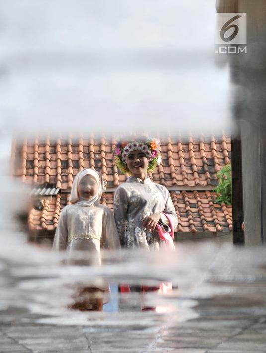 FOTO: Ngarot, Tradisi Gadis Indramayu Sambut Musim Tanam Padi - Foto ...