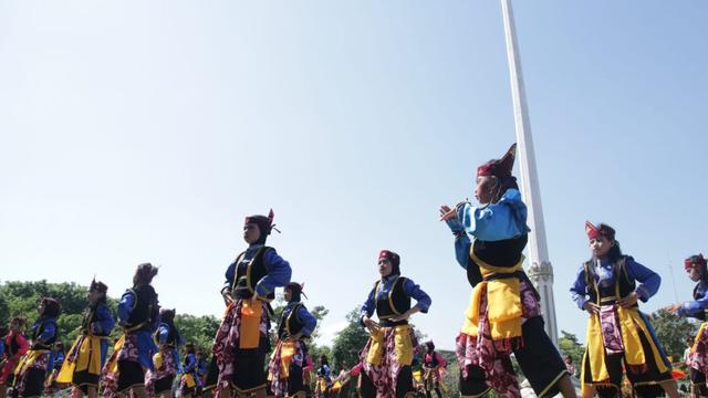 Pameran Batik dan Tari Glipang Ramaikan Car Free Day Probolinggo ...