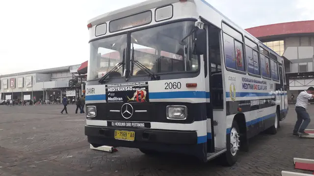 Suka Duka Merawat Bus DAMRI Bandung Produksi 1988 - Otomotif Liputan6.com