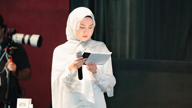 10 Gaya Jilbab Mleyot ala Xaviera Putri, Bisa Jadi Inspirasi