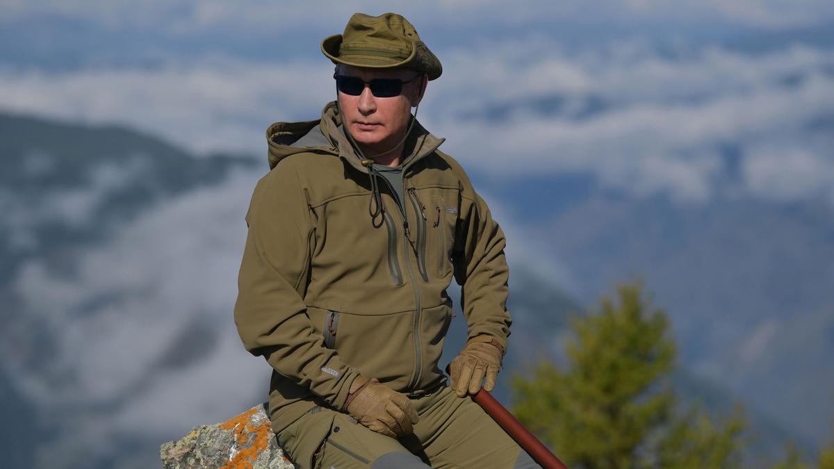 Berponi hingga Rambut Panjang, Penampilan 6 Pemimpin Dunia Saat Muda ...