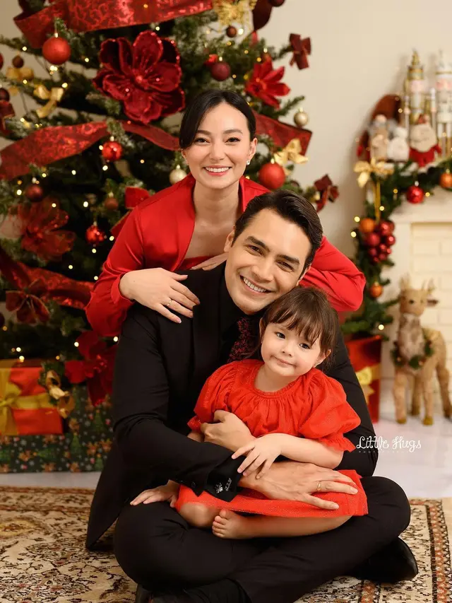 7 Potret Artis Sambut Natal 2023, Penuh Keceriaan Bersama Keluarga ...