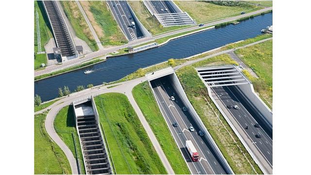 6 Potret Pont Canal Du Sart, Jembatan Penyeberangan Kapal Unik di ...