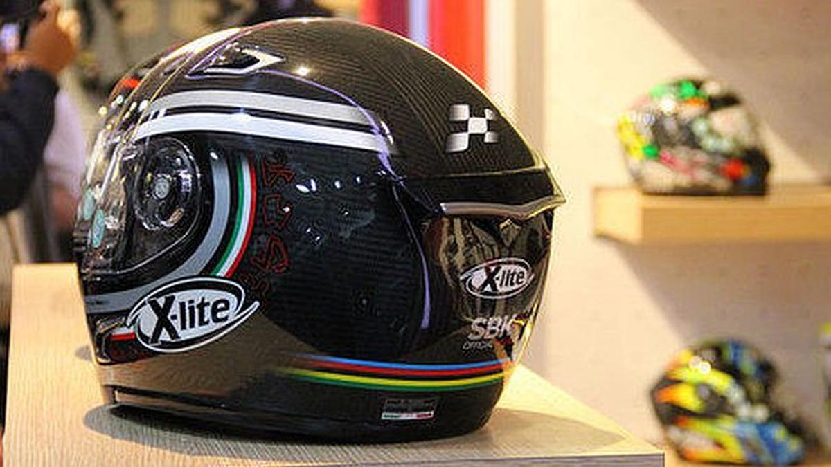 Cara Mudah dan Murah Merawat Helm Kesayangan Anda - Otomotif Liputan6.com