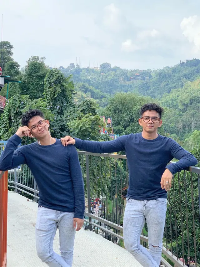 7 Potret Terbaru Rizki dan Ridho D'Academy dengan Rambut Keriting, Curi ...