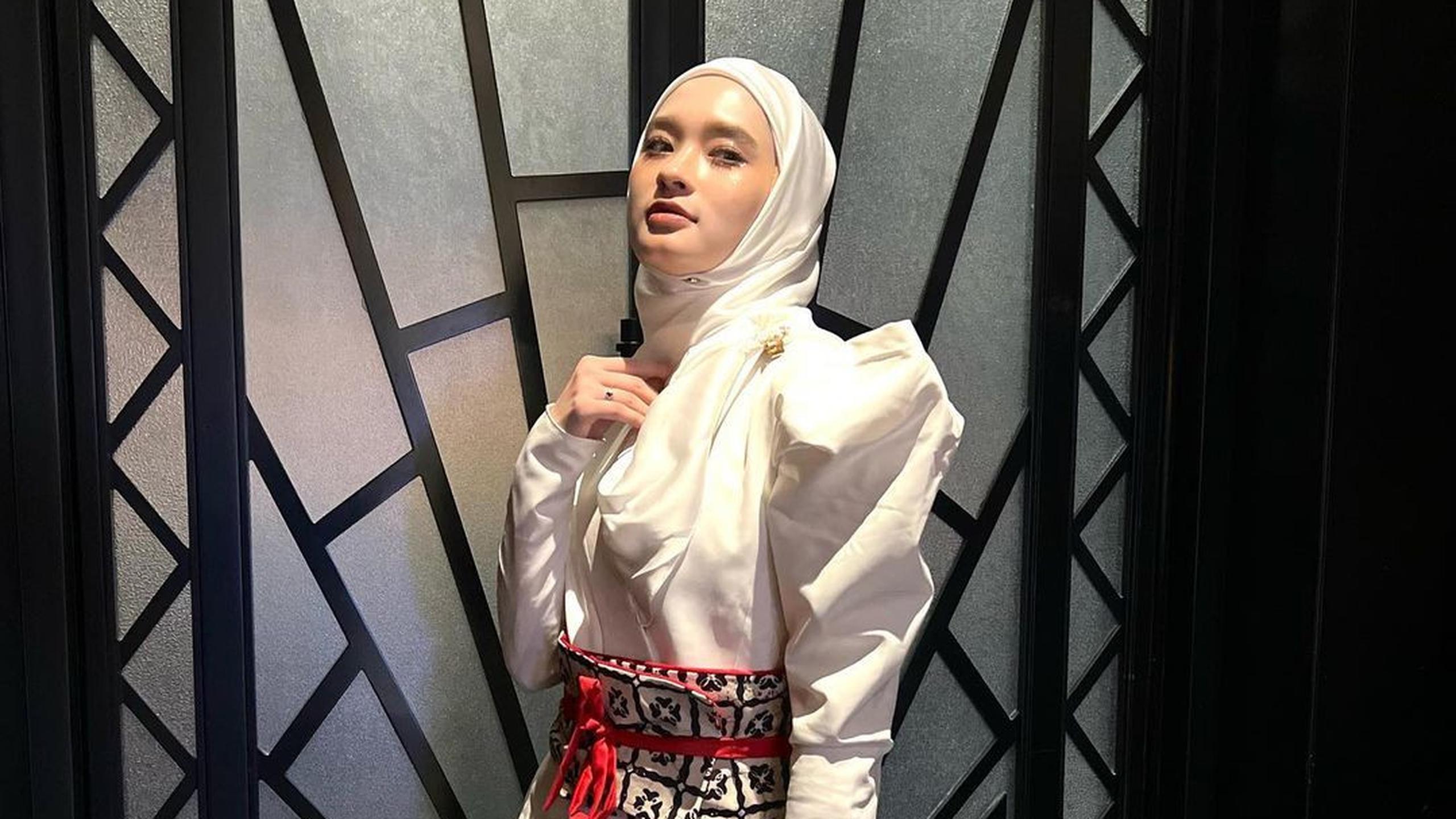 Inara Rusli Ubah Tanda Tangan di KTP Setelah Ganti Nama Jadi Inarasati ...