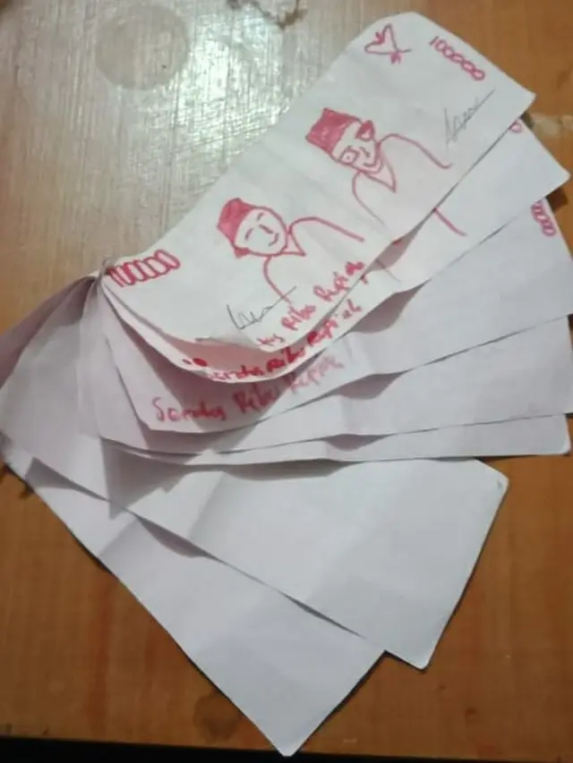 Bernasib Apes, Pria Ini Jual Handphone yang Dibayar Pakai Uang Mainan ...