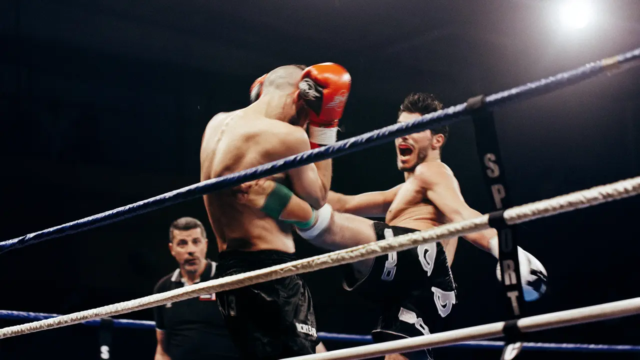 Dua Jenis Olahraga Berbeda, Kenali Perbedaan Muay Thai dan Boxing