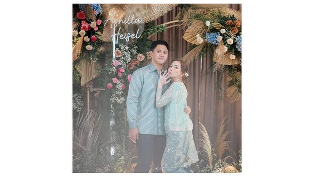7 Potret Ashilla Zee Eks Blink Dilamar Kekasih, Penuh Haru Bahagia ...