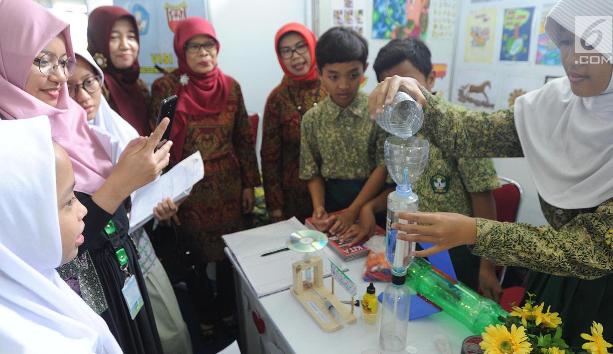 FOTO: Melihat Ciptaan Inovasi Murid SD dan SMP dalam PIF 2018 - Foto ...
