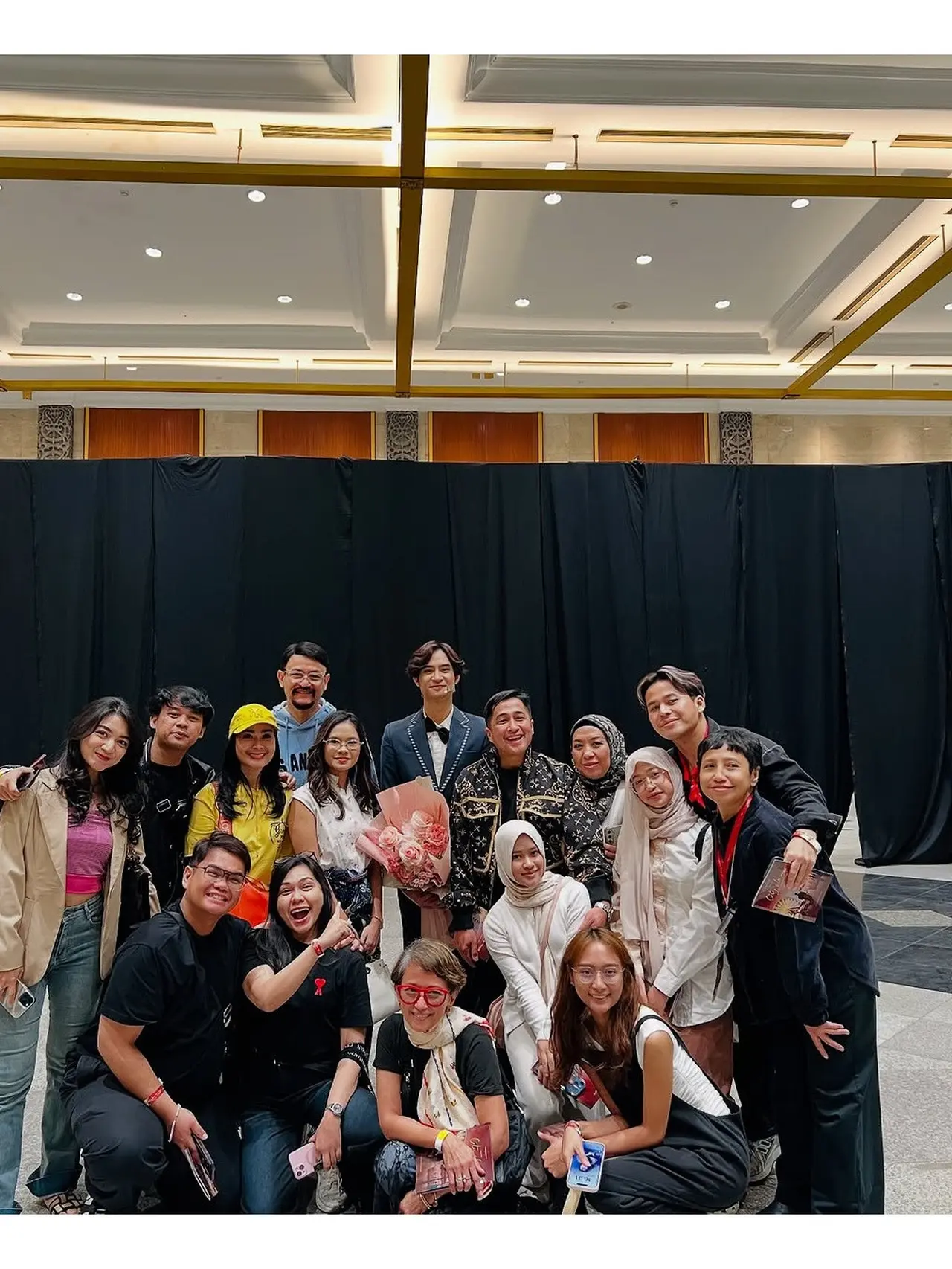 6 Potret Devano Danendra Main di Musikal Sinematik 'City of Love ...