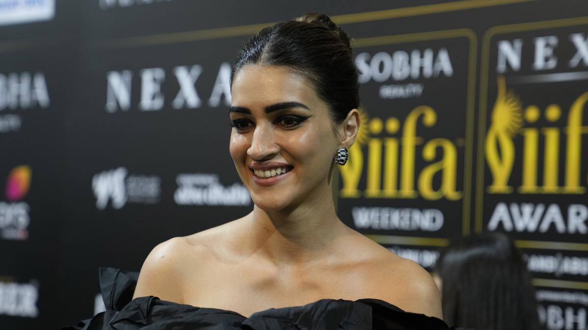 Deretan Bintang Bollywood di Karpet Hijau International Indian Film ...