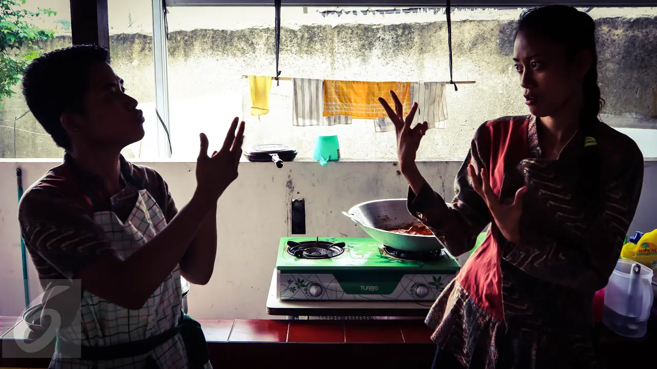 Perbedaan Bahasa Isyarat SIBI dan BISINDO, Ada Salah Satu yang Sering ...