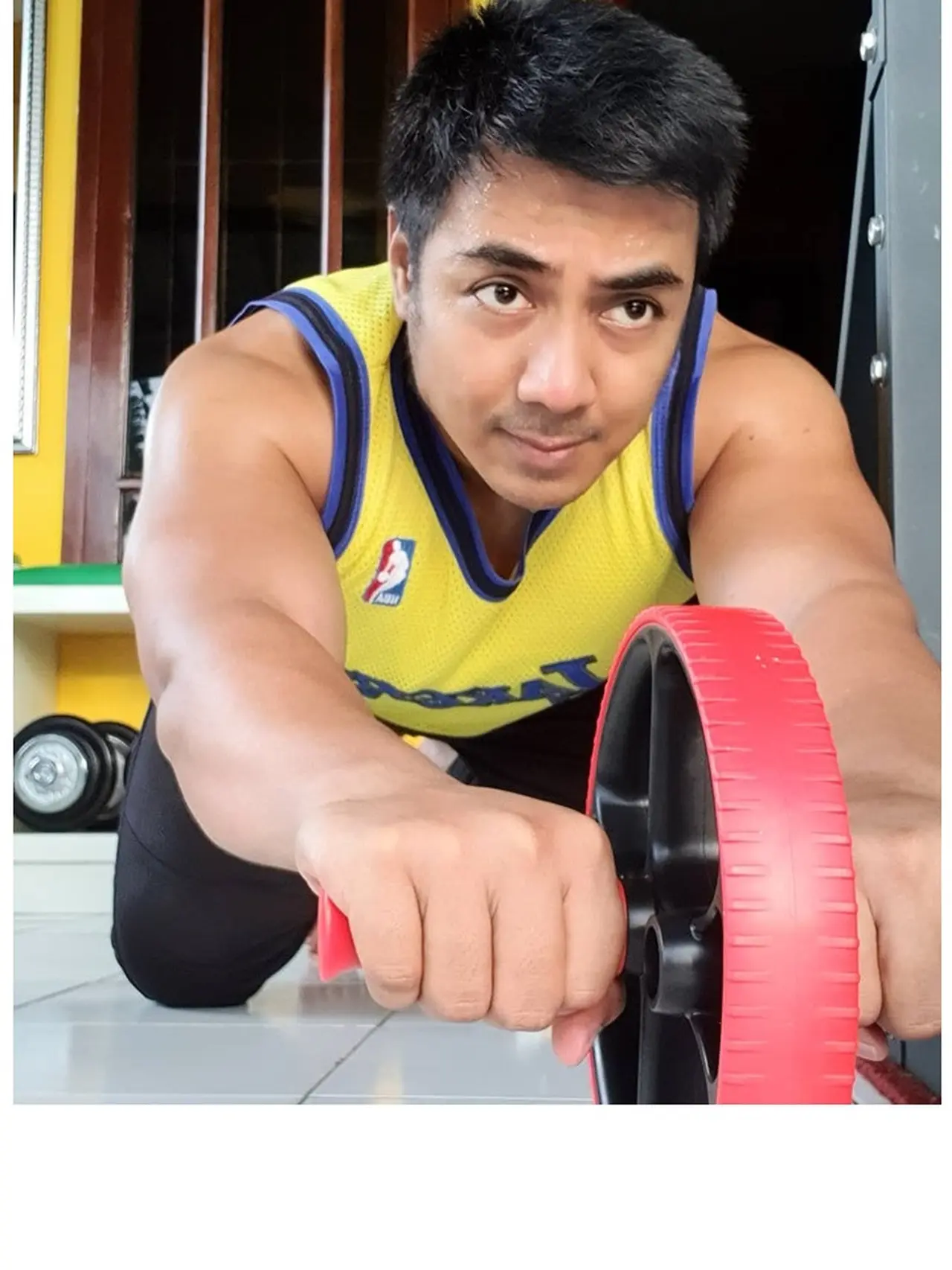 Jadi Sorotan, Ini 7 Potret Ustaz Riza Muhammad saat Olahraga - Hot ...