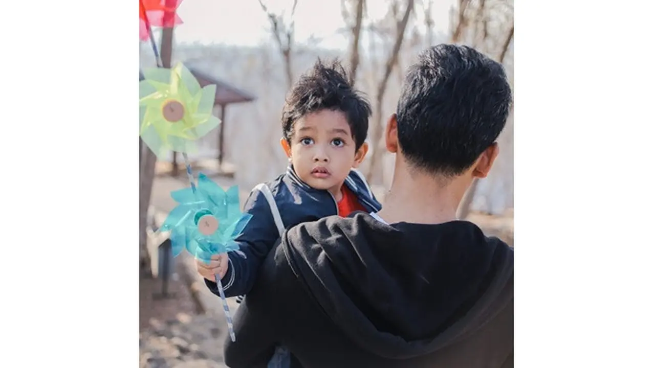 Jarang Terekspos, Ini 6 Potret Lucu Hasan Fadilan Anak Fedi Nuril - Hot ...