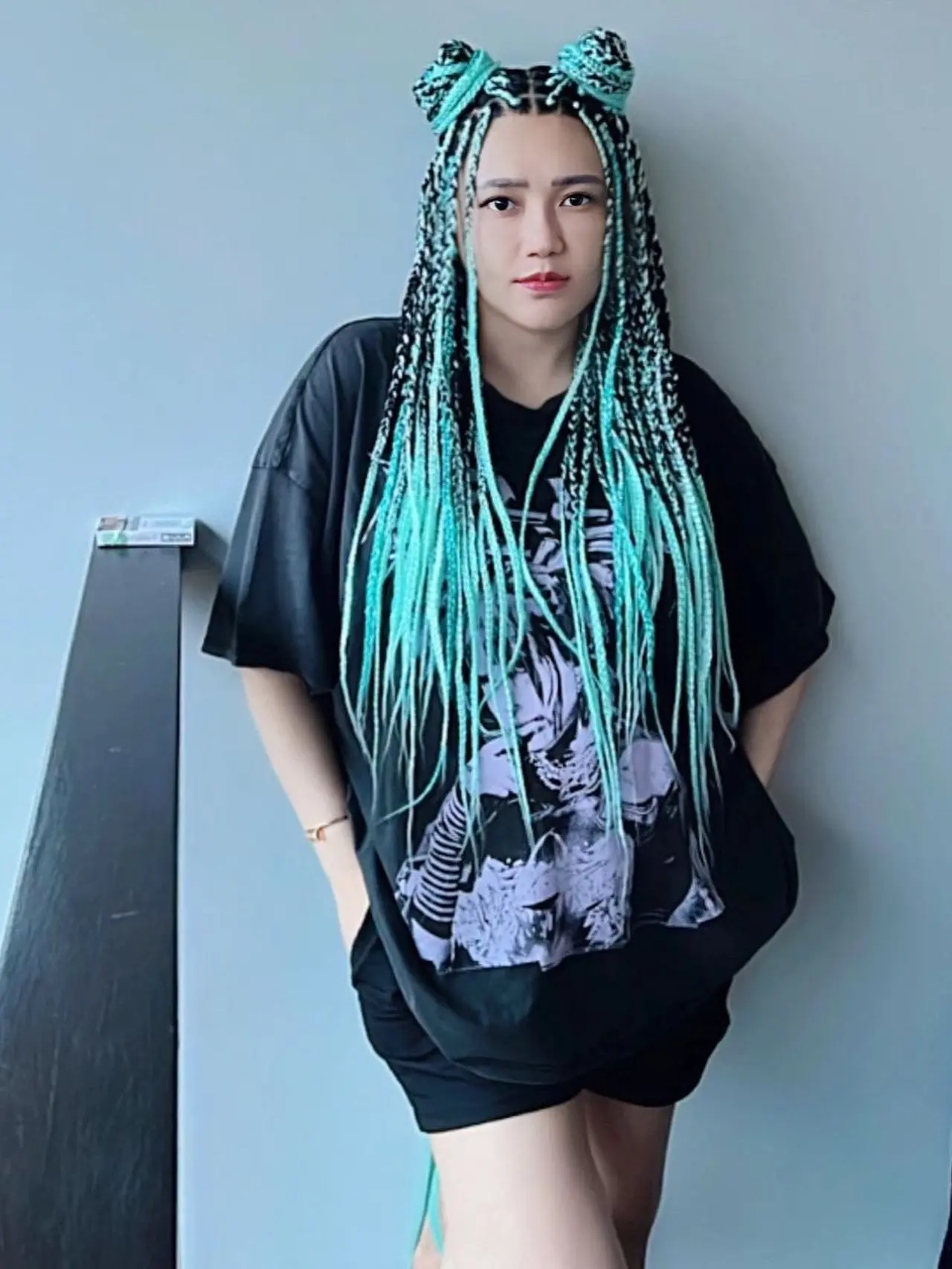 6 Potret Via Vallen dengan Rambut Cornrow, Bikin Pangling - Hot ...