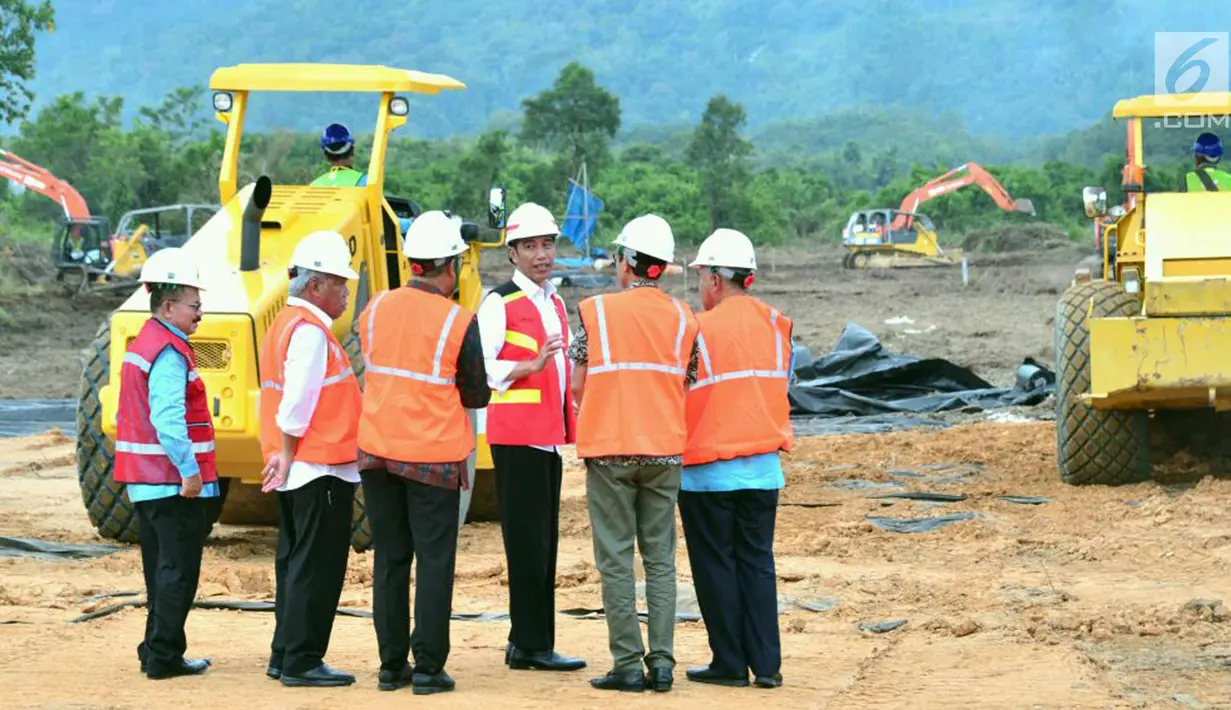 FOTO: Presiden Jokowi Resmikan Pembangunan Jalan Tol Padang - Pekanbaru - Foto Liputan6.com