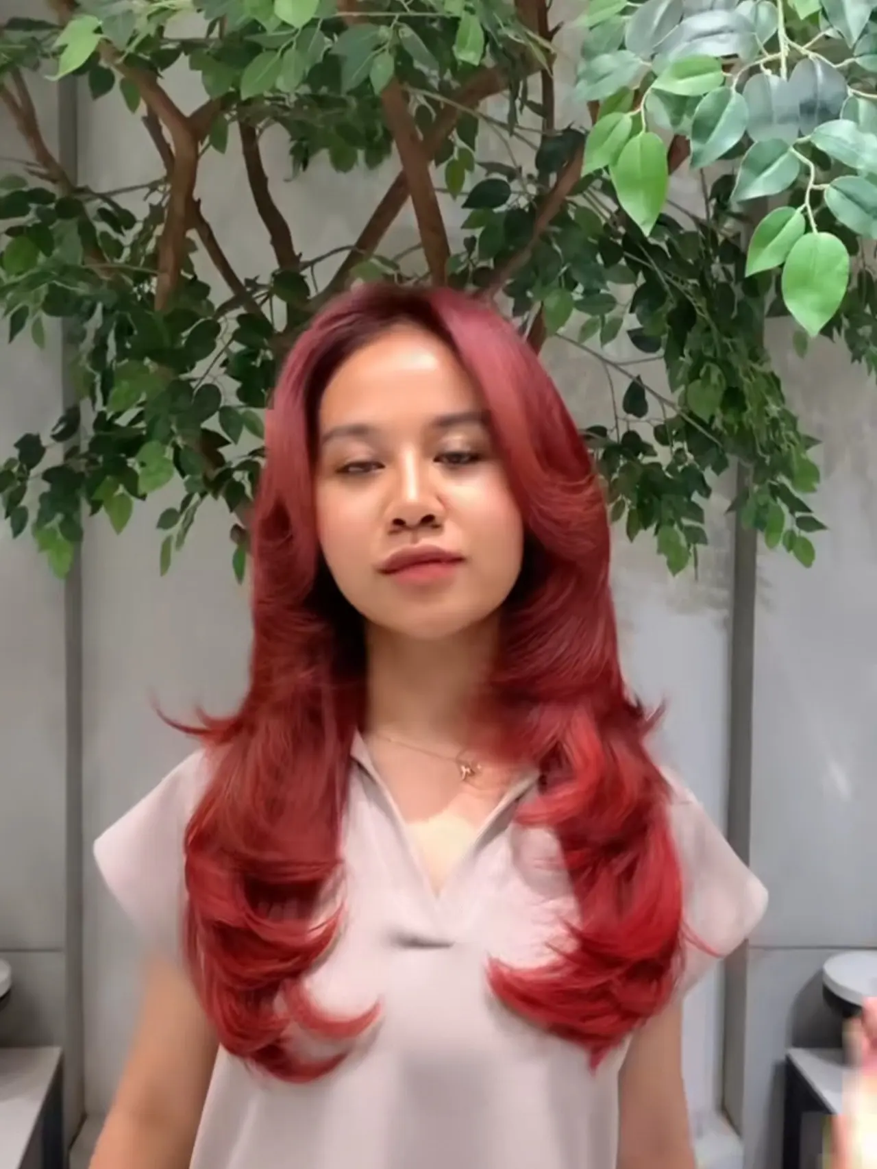 6 Potret Mayang Lucyana Pamer Rambut Merah Rp 10 Juta, Disebut Lebih Dewasa - Hot Liputan6.com