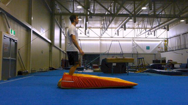 Gerakan Mengguling ke Depan Memerlukan Unsur? Simak Penjelasannya ...