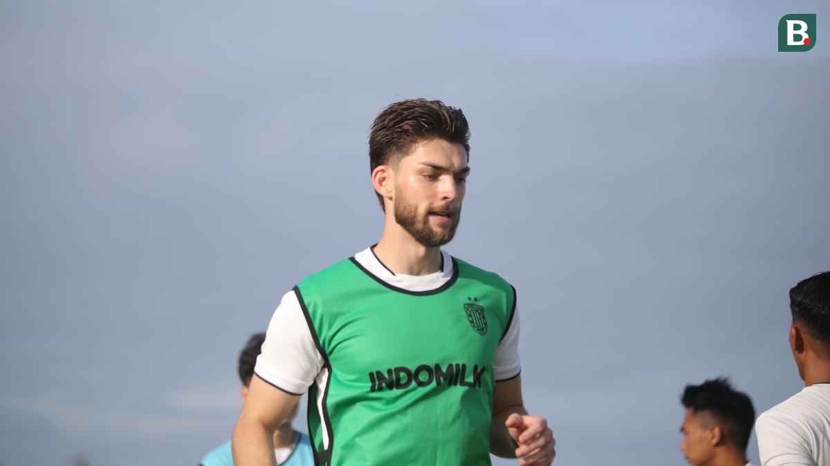 Baru Pertama Kali Menjalani Karier di Indonesia, Brandon Wilson ...