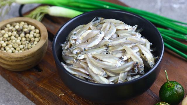 Tips Membeli dan Menyimpan Ikan Teri Segar agar Awet - Food Fimela.com