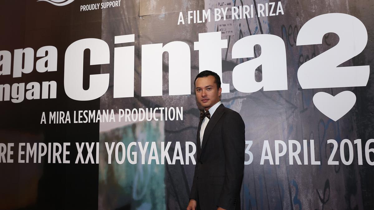 Nicholas Saputra Panjangkan Rambut dan Kuruskan Badan Demi Rangga ...