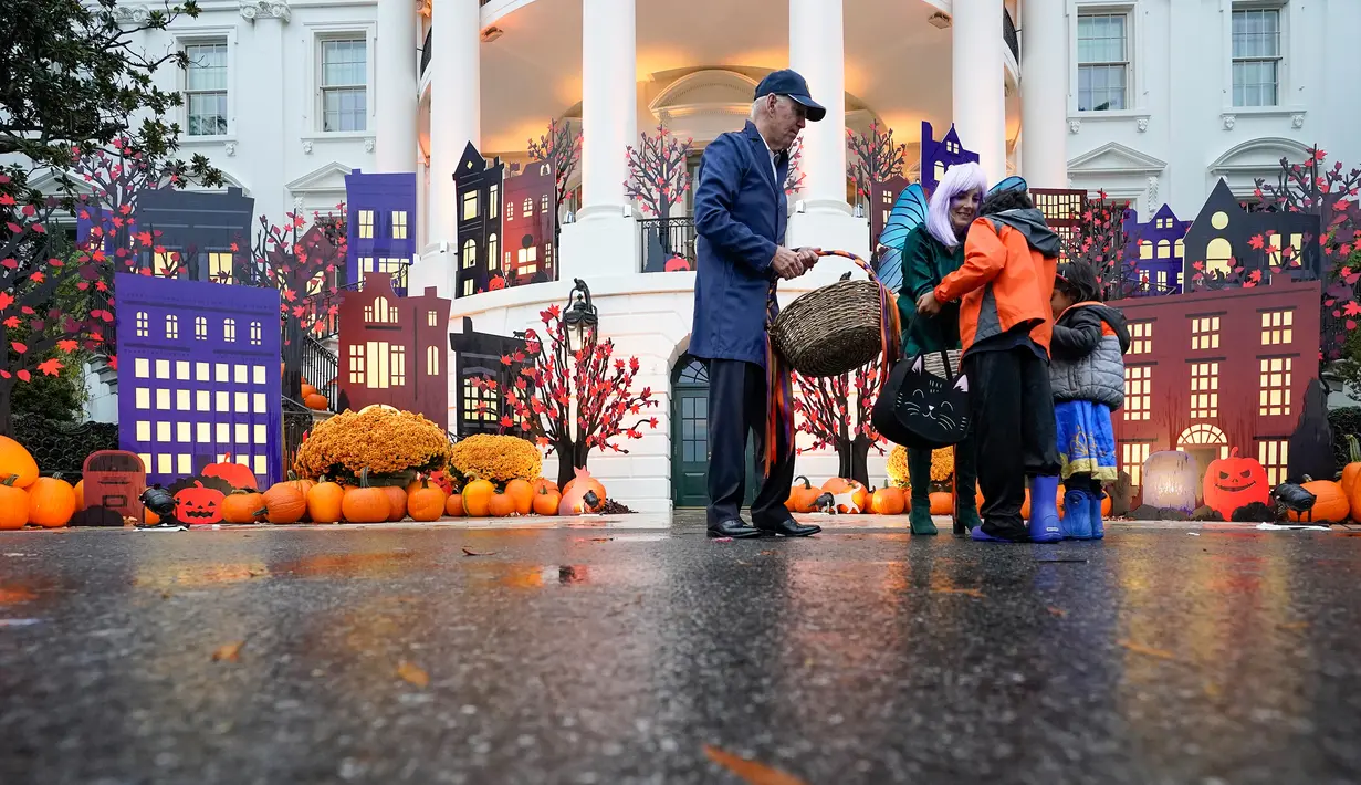 Joe Biden Rayakan Halloween Bersama Anak-Anak di Gedung Putih - Foto ...