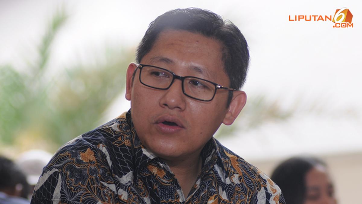 Tak Berpolitik, Anas `Berkuliner Ria` dan Menulis Buku - News Liputan6.com