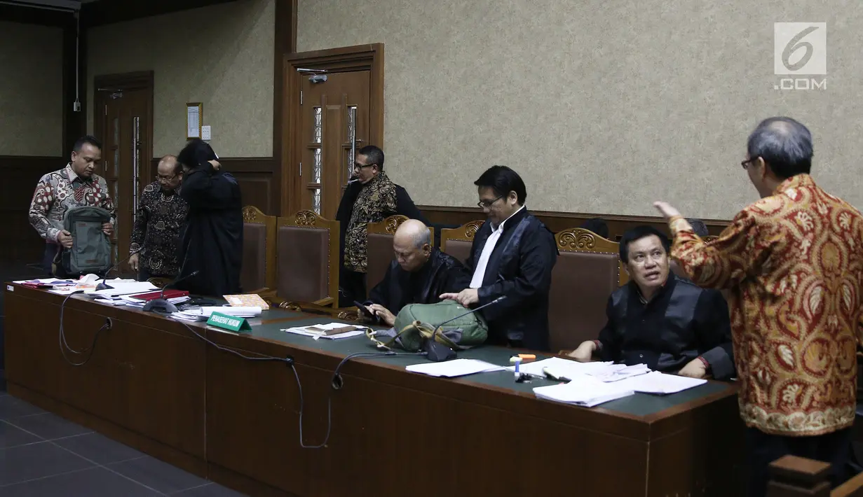 FOTO: Irvanto dan Made Oka Jalani Sidang Bersama Kasus Korupsi E-KTP ...