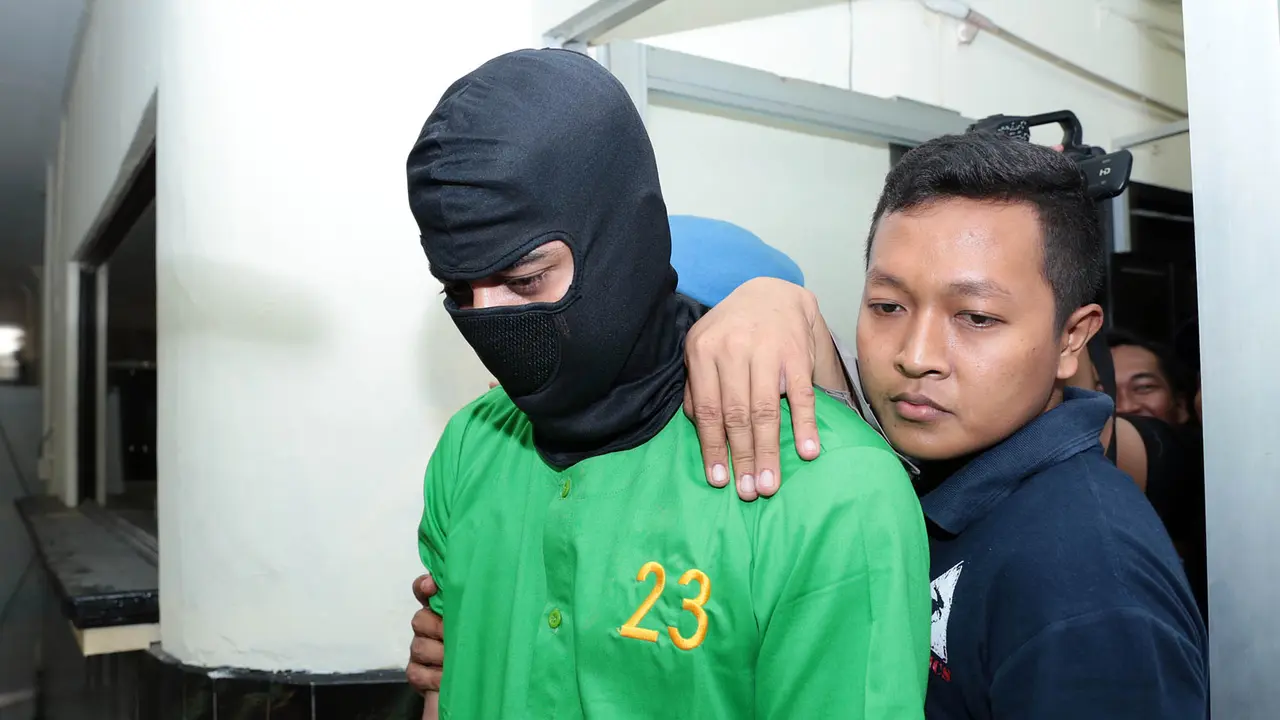 6 Potret Aktor Rio Reifan Pakai Baju Tahanan, Lima Kali Kasus Narkoba - Hot Liputan6.com